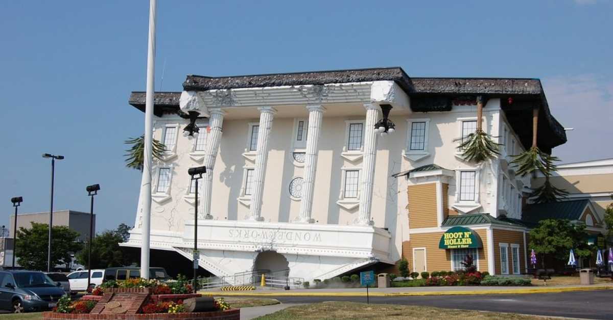 7 of the Most Unusual and Weird Buildings in America